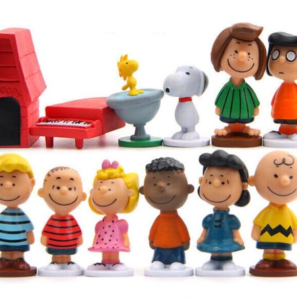 Toys | Peanuts Charlie Brown Snoopy Playset 12 Figure Cake Topper Toy ...